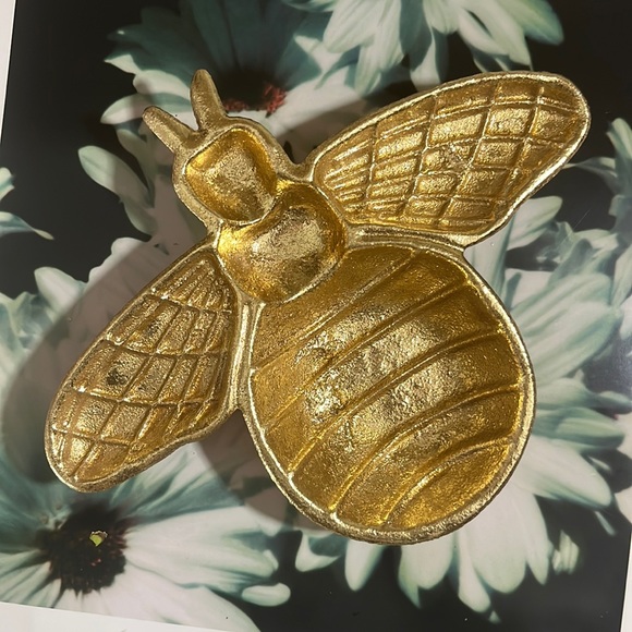 Anthropologie | Accents | Cast Iron Bee Bowl | Poshmark
